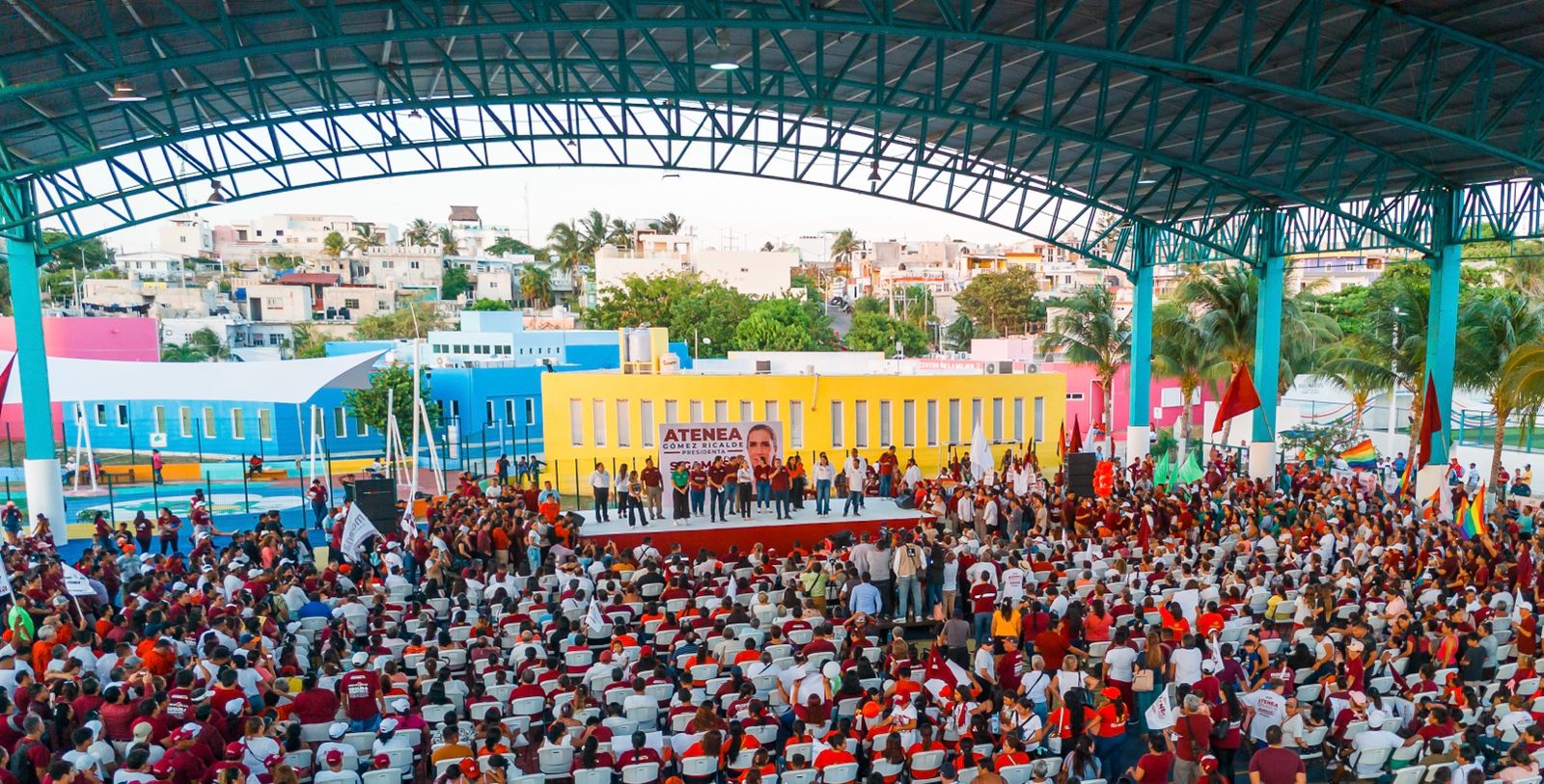 MULTITUDINARIO CIERRE DE CAMPAÑA DE ATENEA GÓMEZ RICALDE EN ISLA MUJERES